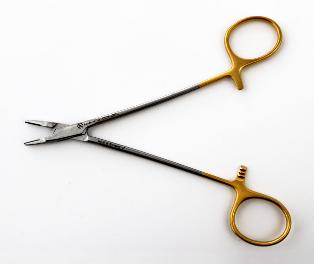 Ryder NH, 15cm/6", Serrated 1.6mm Jaw, Satin,TC - Acuderm